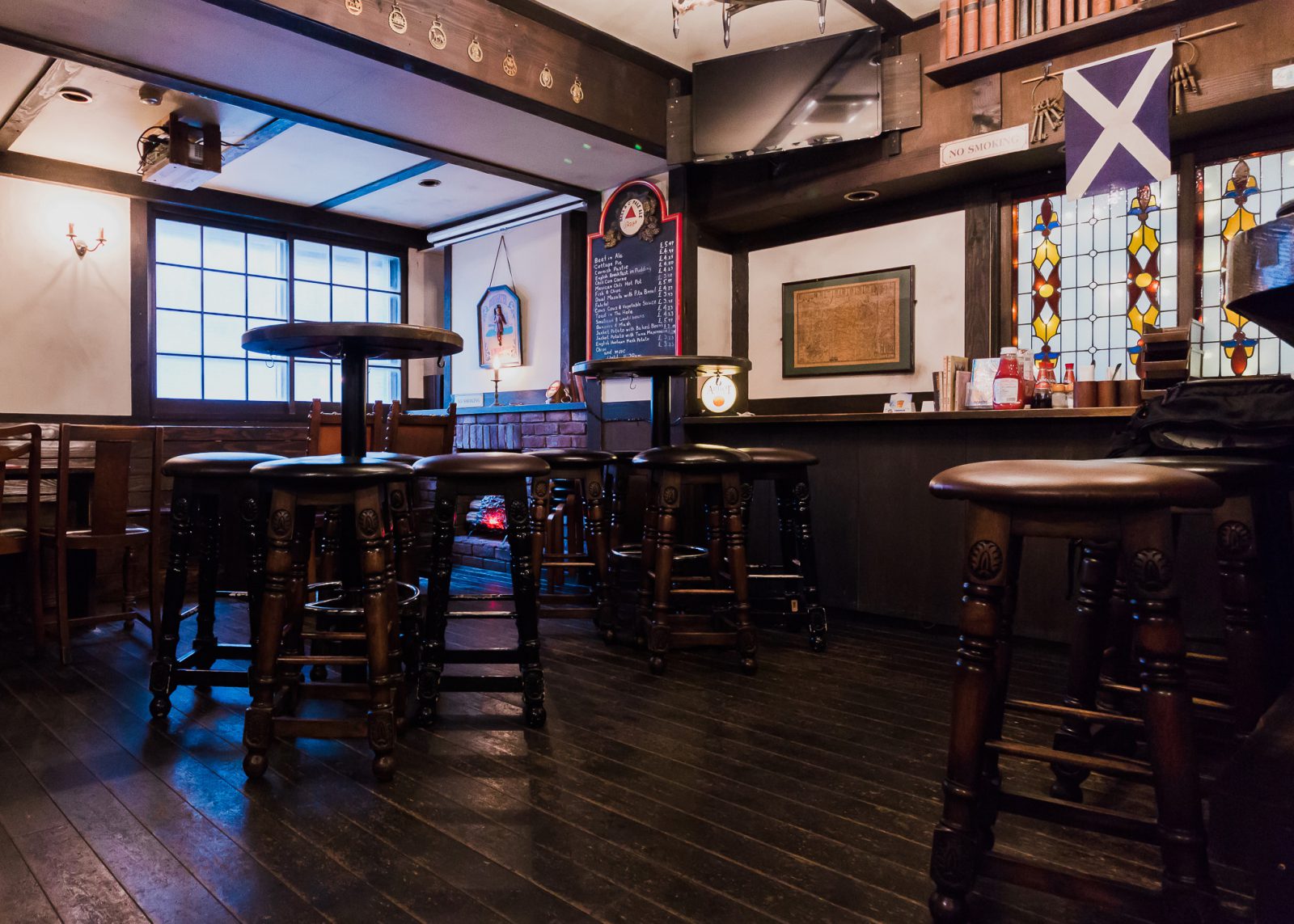 Gallery | the Aldgate, british pub